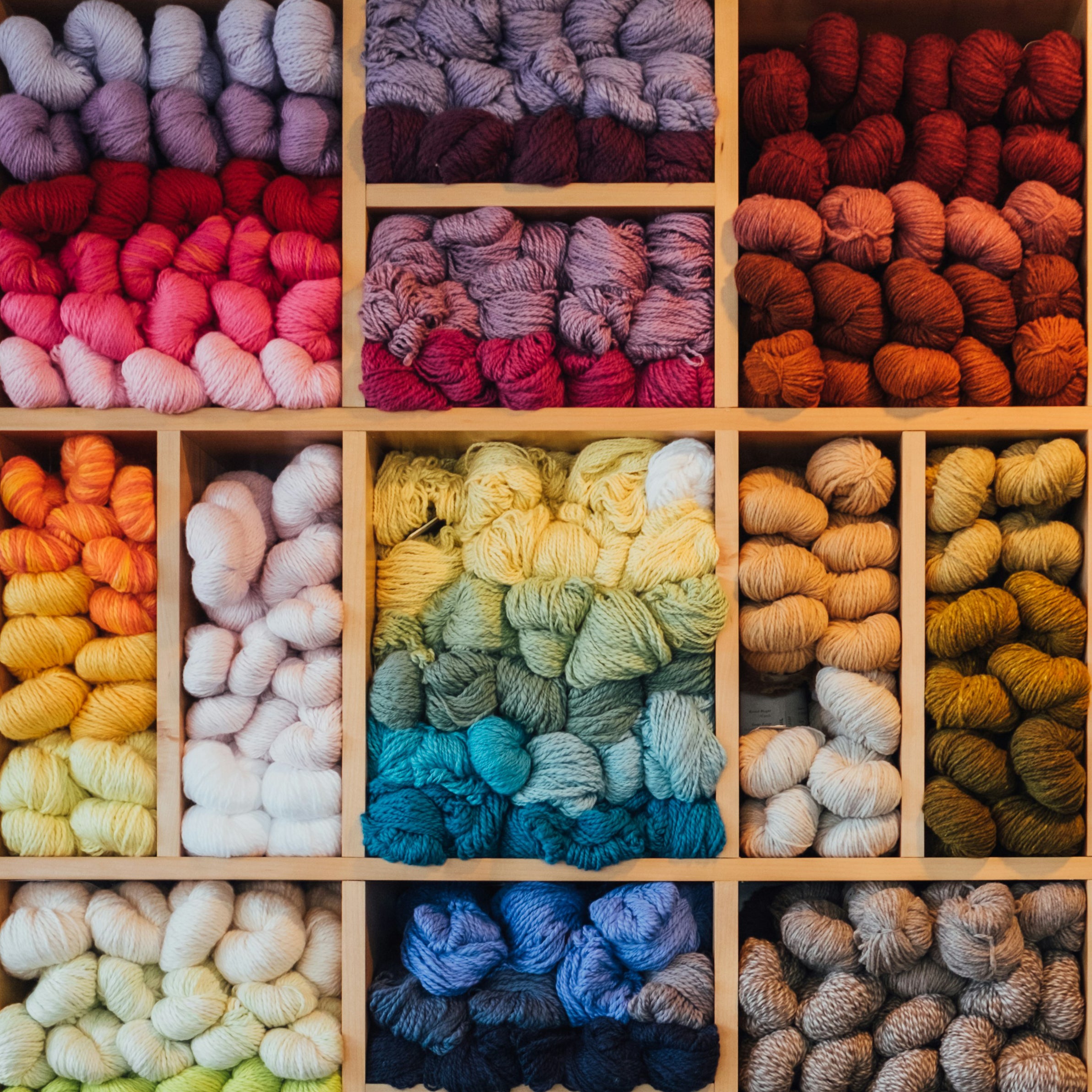 Fibras para tejer bordar y crochet – R E V U E L T A